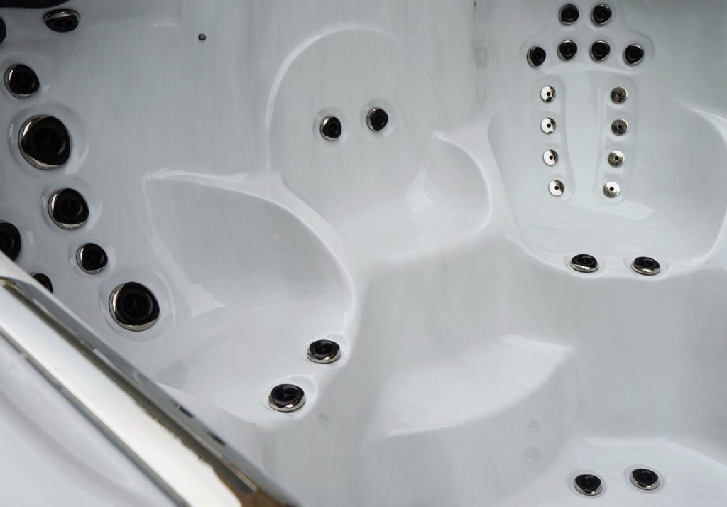 Massage Hot Tub, Counter-Current Swimming | NIVETO Spa Pools